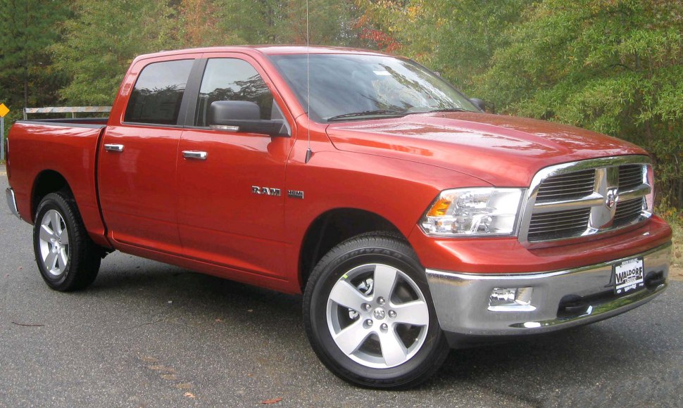 RAM 1500 Quad Cab I 5.7 Hemi V8 (390 Hp) 4x4 Automatic